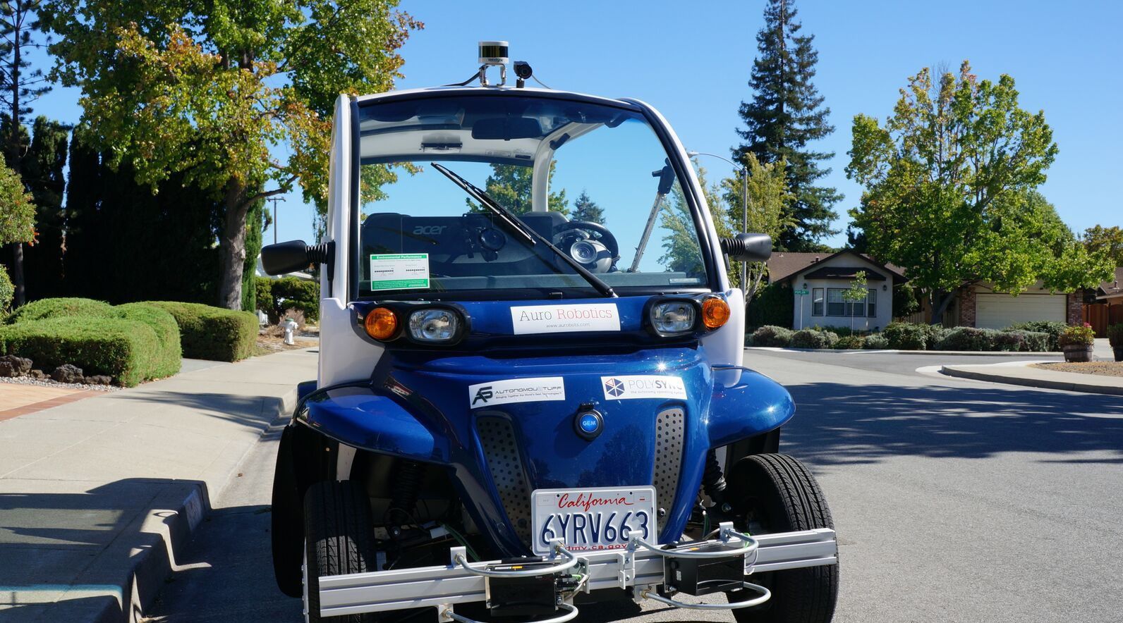 Self Driving Golf Carts | Pretending Not To Panic